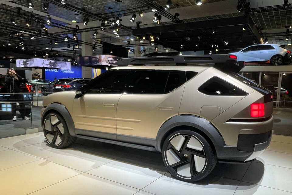 Le Hyundai Initium Concept se fait remarquer au salon de Bruxelles 2025