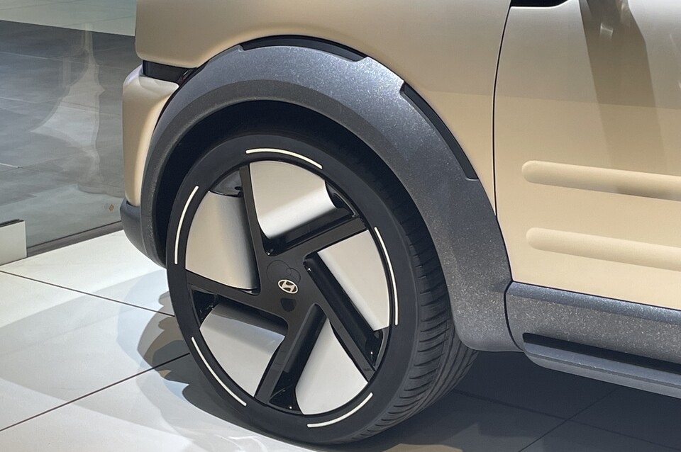 Le Hyundai Initium Concept se fait remarquer au salon de Bruxelles 2025