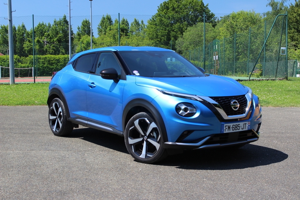 Duel Nissan Juke vs Renault Captur : pionnier contre référence - Salon ...