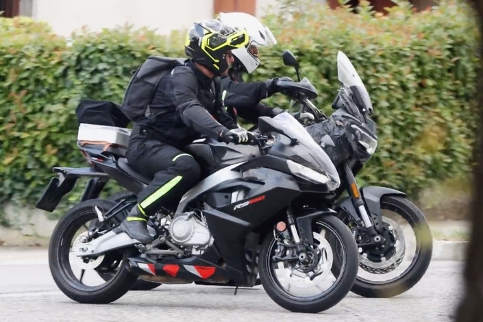 Actu moto et scooter de la semaine : la BMW R18 The Crown, l'Aprilia ...