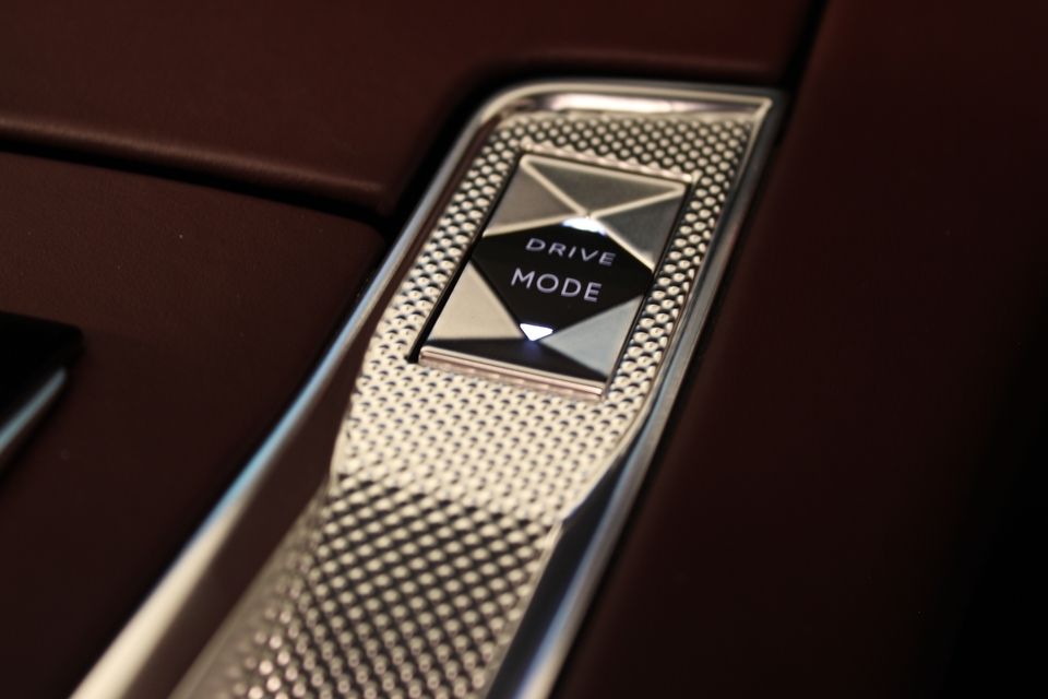 Présentation vidéo - DS 7 Crossback : retour aux origines