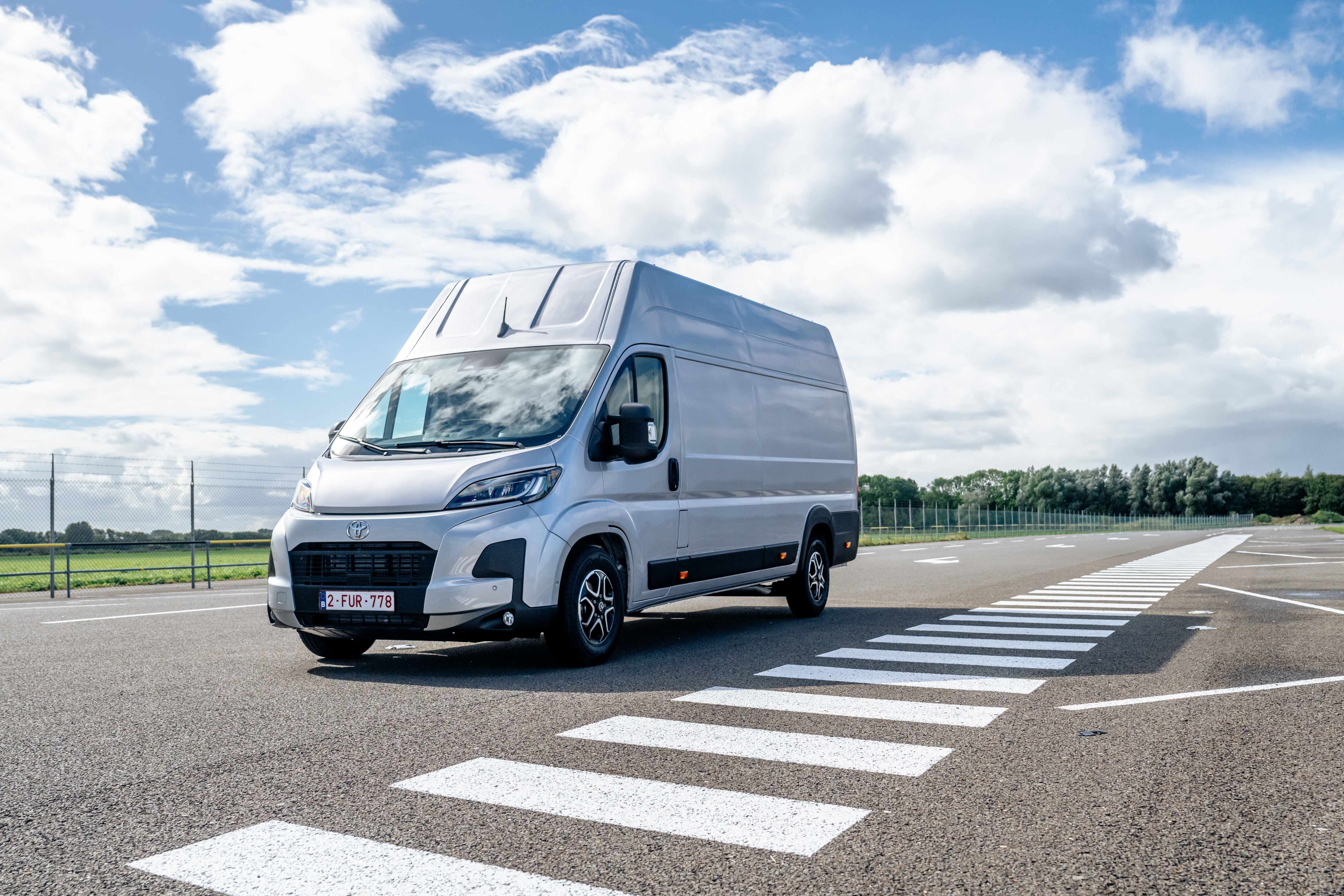Avec le Proace Max, Toyota complète sa gamme avec un grand fourgon - Page 2