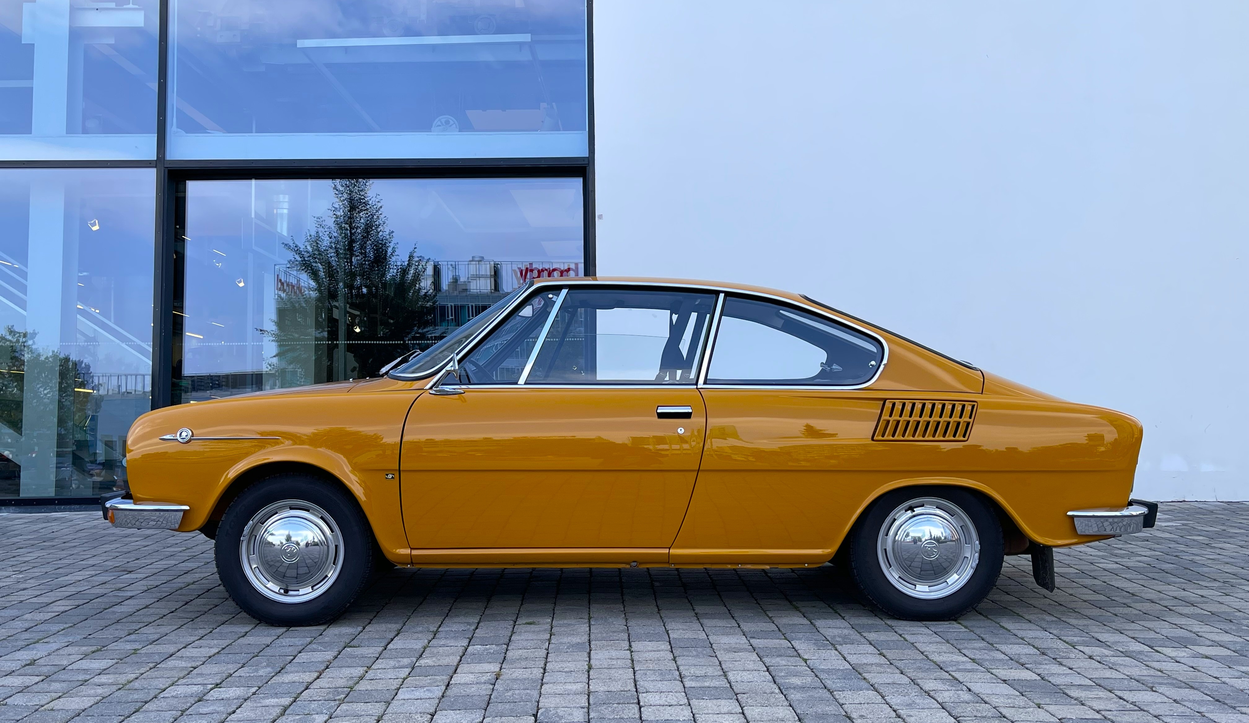 Un charmant petit coupé qui vient de l’Est : la Skoda 110R