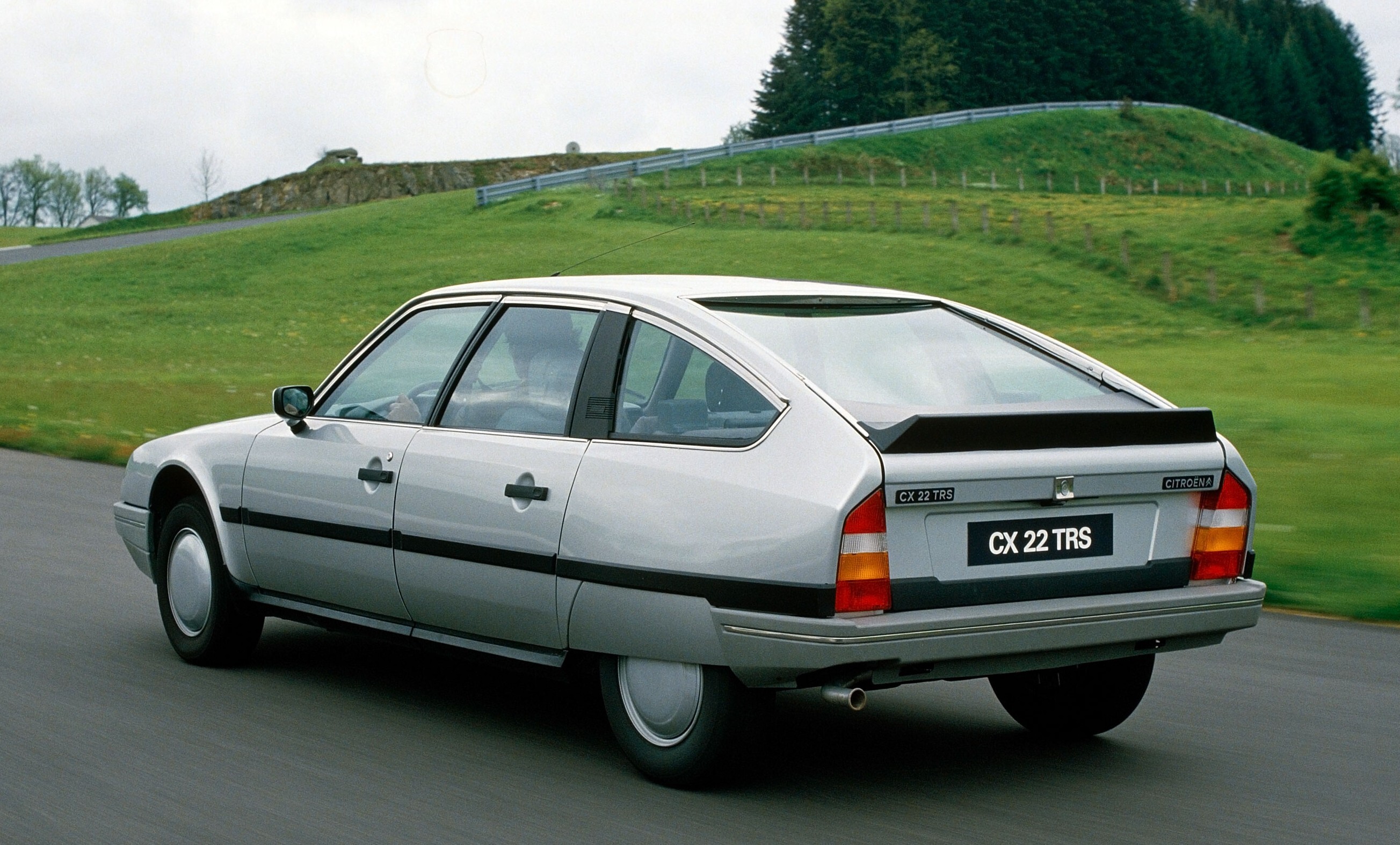 Citroën CX 22 TRS vs Renault 25 GTX, pour voyager vintage et pas cher