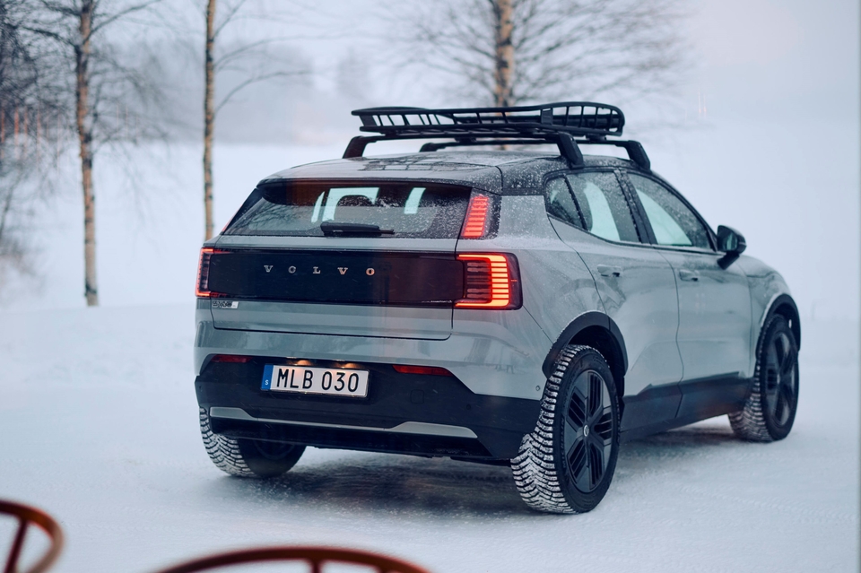Le Volvo EX 30 a aussi droit à la déclinaison Cross Country