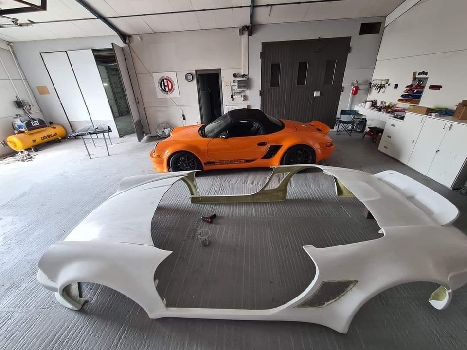 Un Boxster 986 se cache sous cette étrange Porsche 911