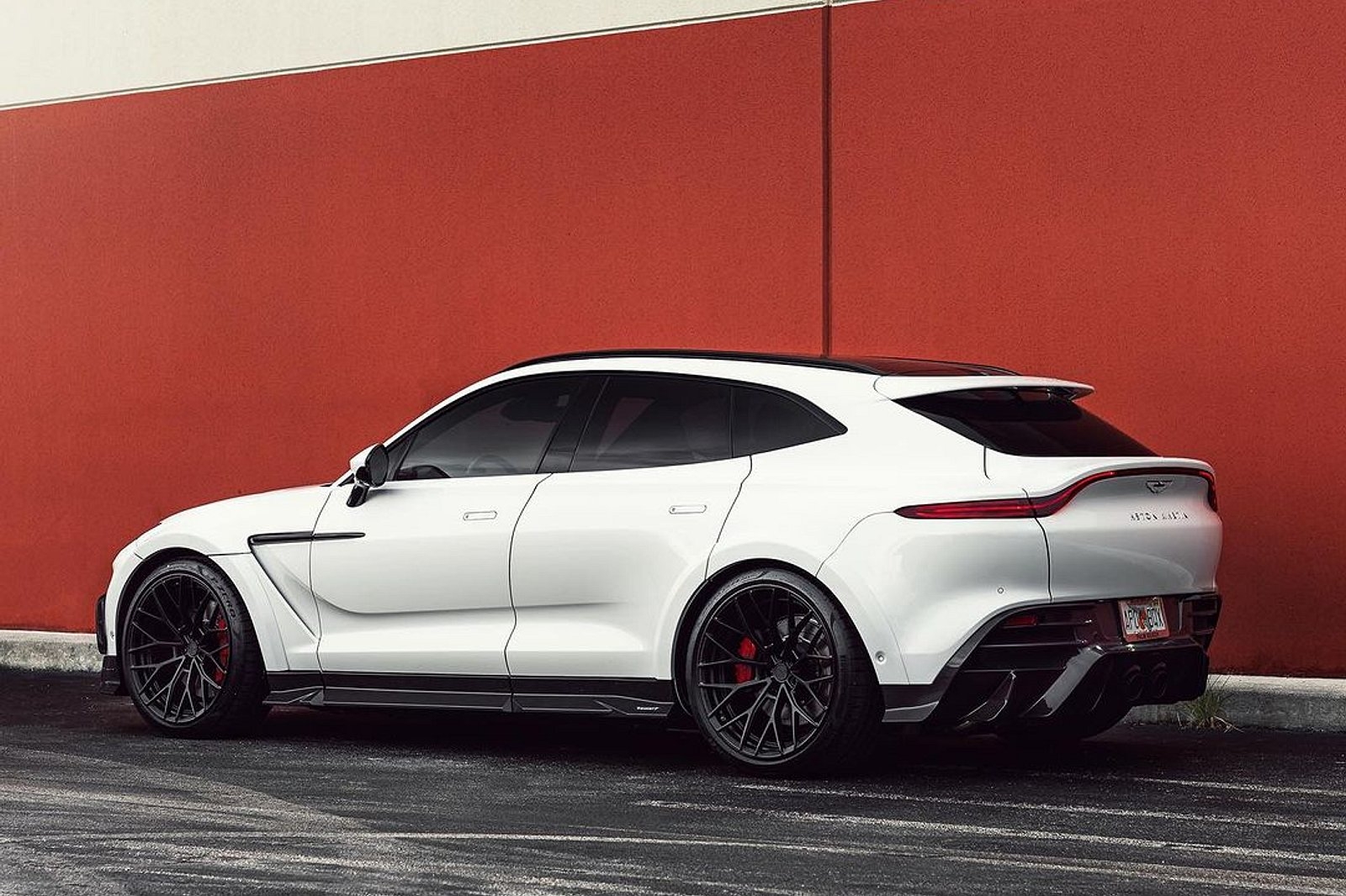 Surprise : Mansory livre un DBX presque sage