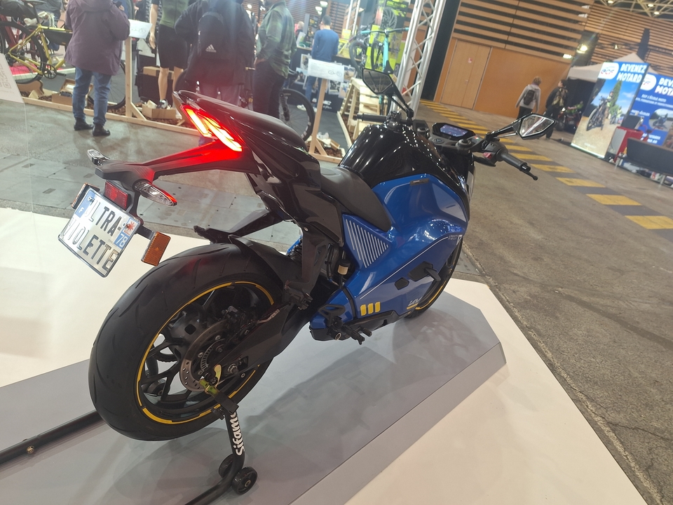 La moto électrique indienne Ultraviolette arrive enfin en France à ...