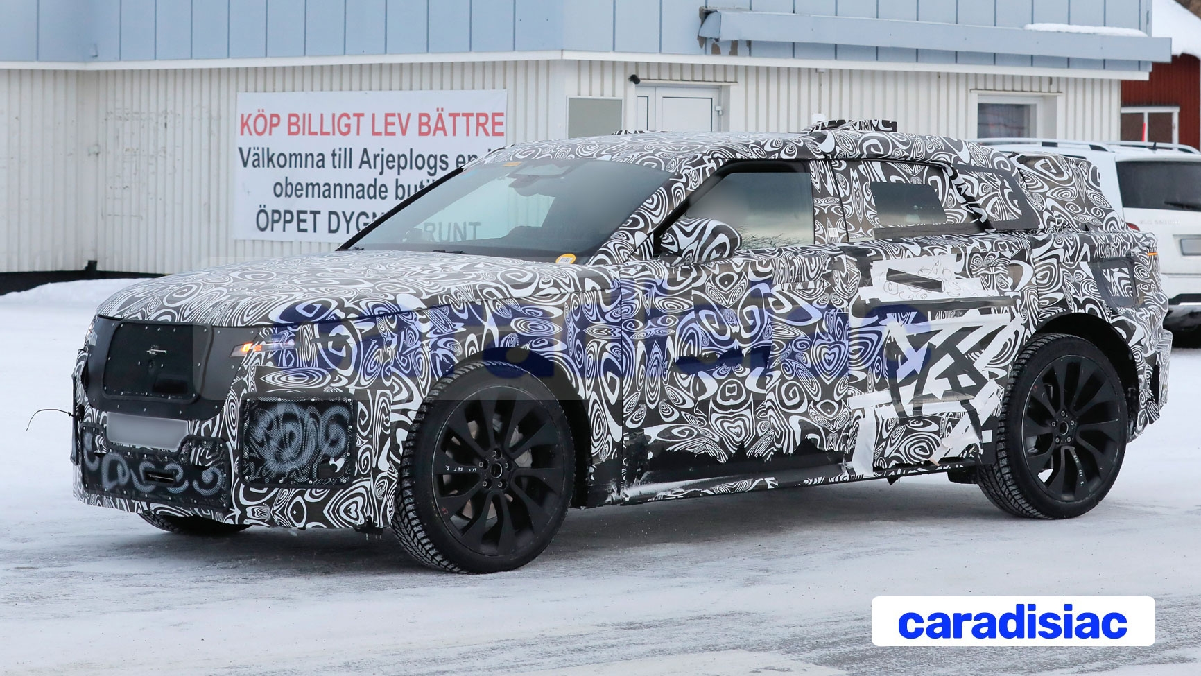 Range Rover soigne son passage à l’électrique en préparant un Velar sur ...