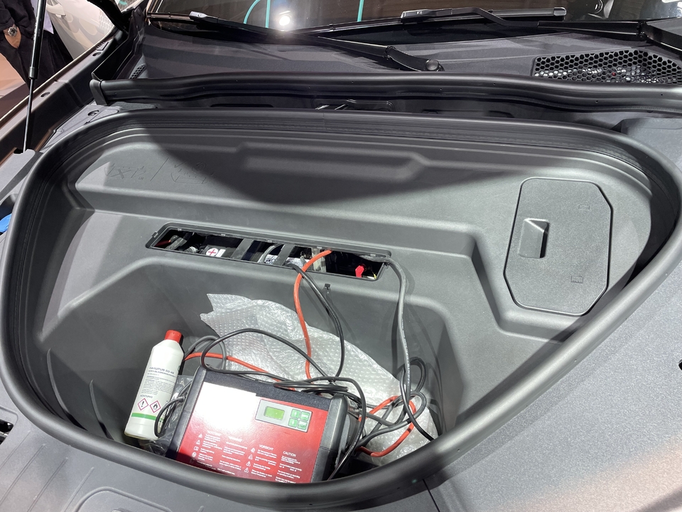 En direct du salon de Munich 2023 (vidéo) - Audi Q6 e-tron : le chaînon ...