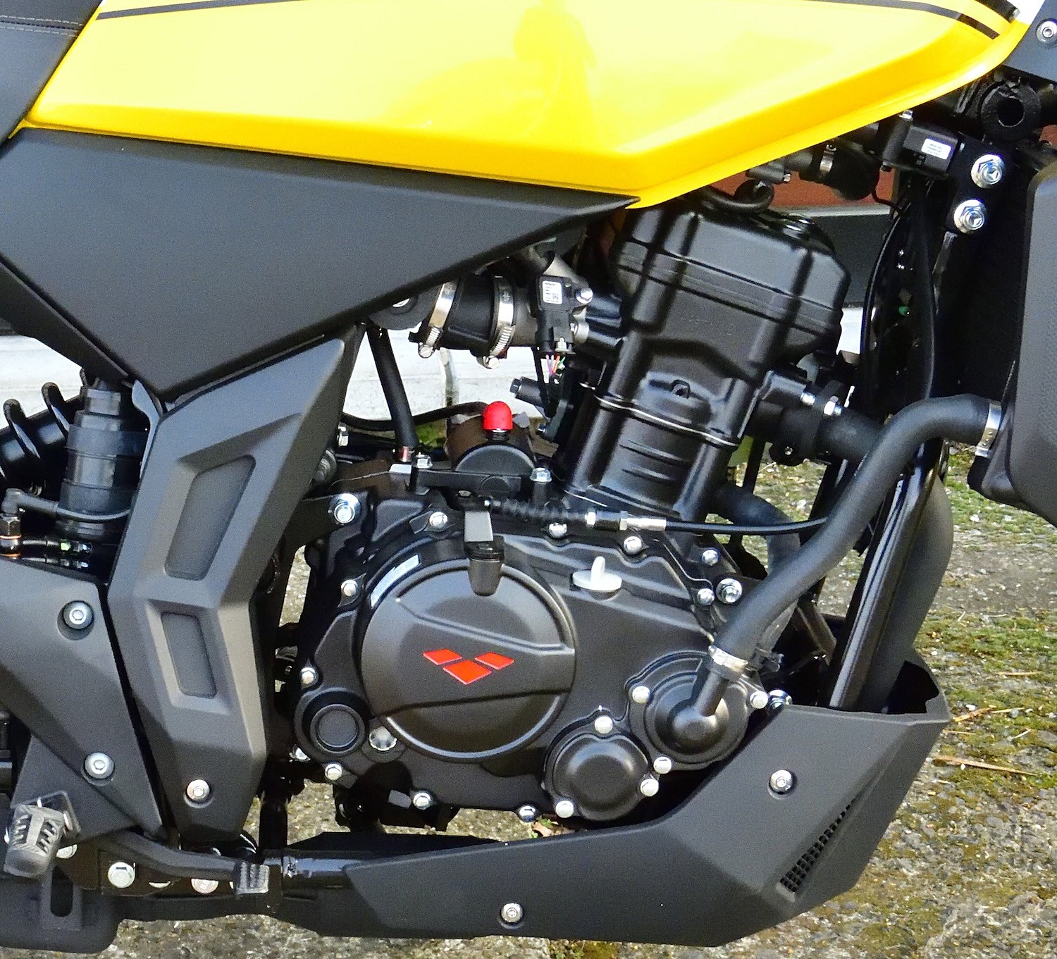 Essai - Lexmoto RSS 125 : roadster scrambler pour droitiers*