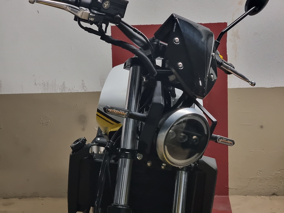 Essai - Lexmoto RSS 125 : roadster scrambler pour droitiers*