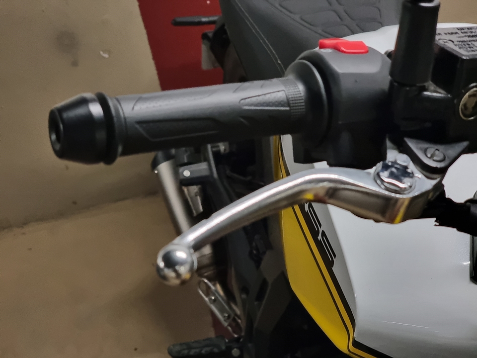 Essai - Lexmoto RSS 125 : roadster scrambler pour droitiers*