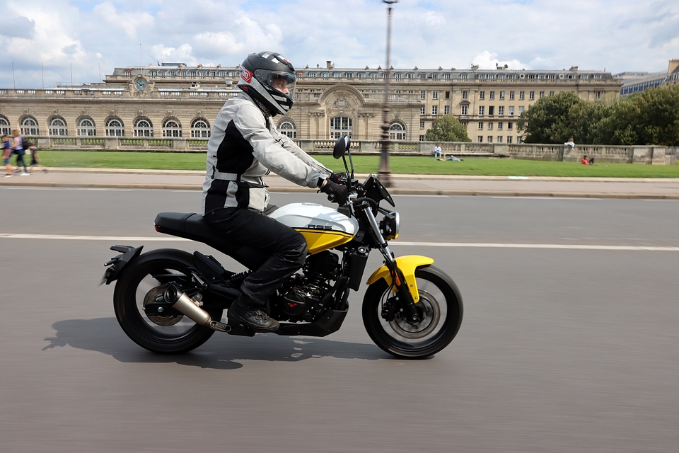Essai - Lexmoto RSS 125 : roadster scrambler pour droitiers* - Page 2