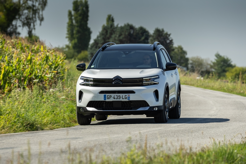 Essai - Citroën C5 Aircross hybrid 136 ch (2023) : que vaut la version ...