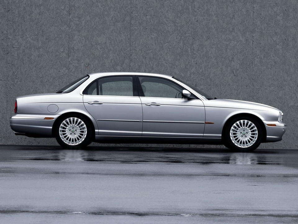 Jaguar XJ X350 (2003-2009), ligne classique et technologie de pointe ...