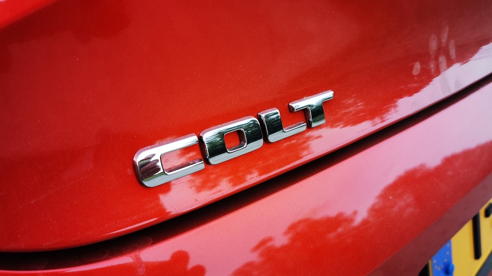 Essai vidéo - Mitsubishi Colt (2023) : quel intérêt face à la Renault ...