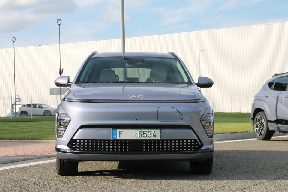 Essai vidéo – Hyundai Kona Electric (2023) : en progrès seulement sur ...