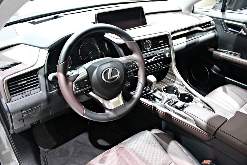 Lexus RX450h : predator hybride - Vidéo en direct du Salon de Francfort ...