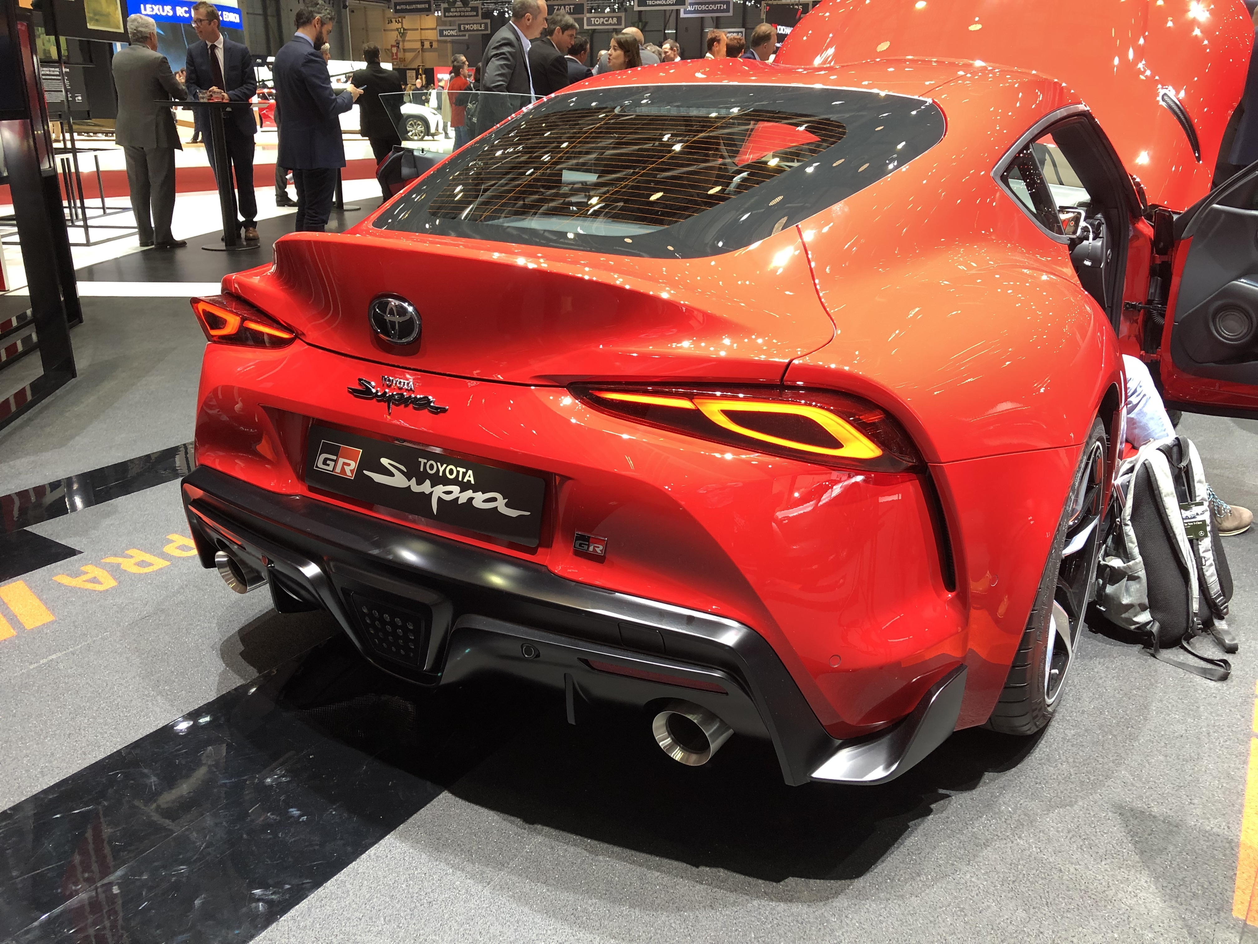 Toyota Supra : sensations garanties - Vidéo en direct du Salon de ...