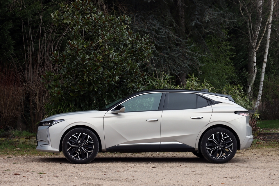 Essai - DS4 Puretech 130 ch (2022) : que vaut la moins chère des DS 4 ...