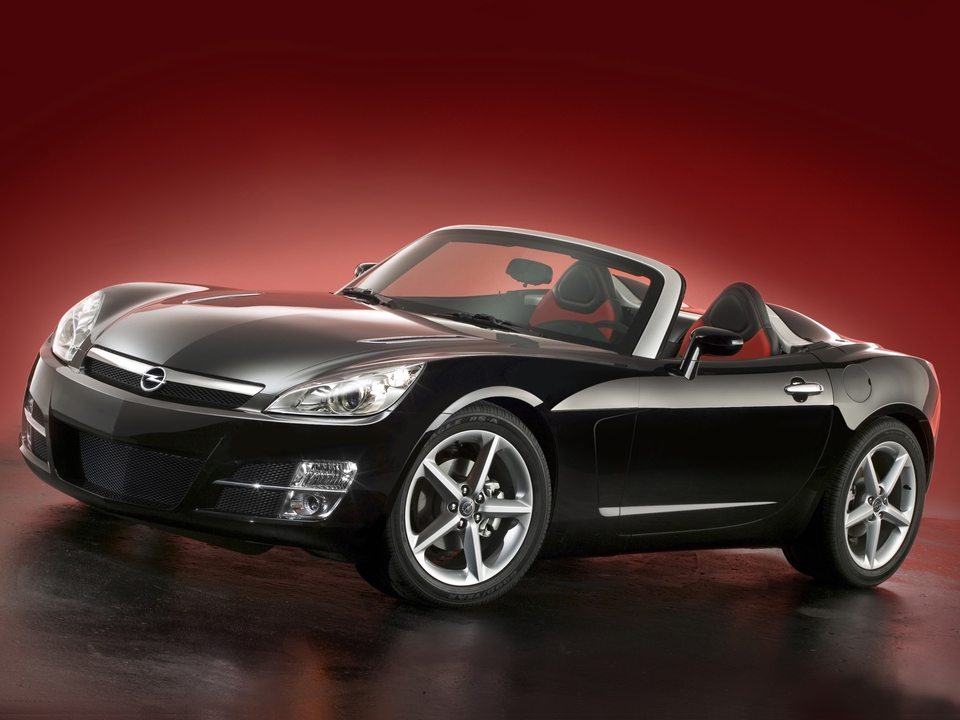L’Opel GT Roadster, ce mini muscle-car à la ligne de fou