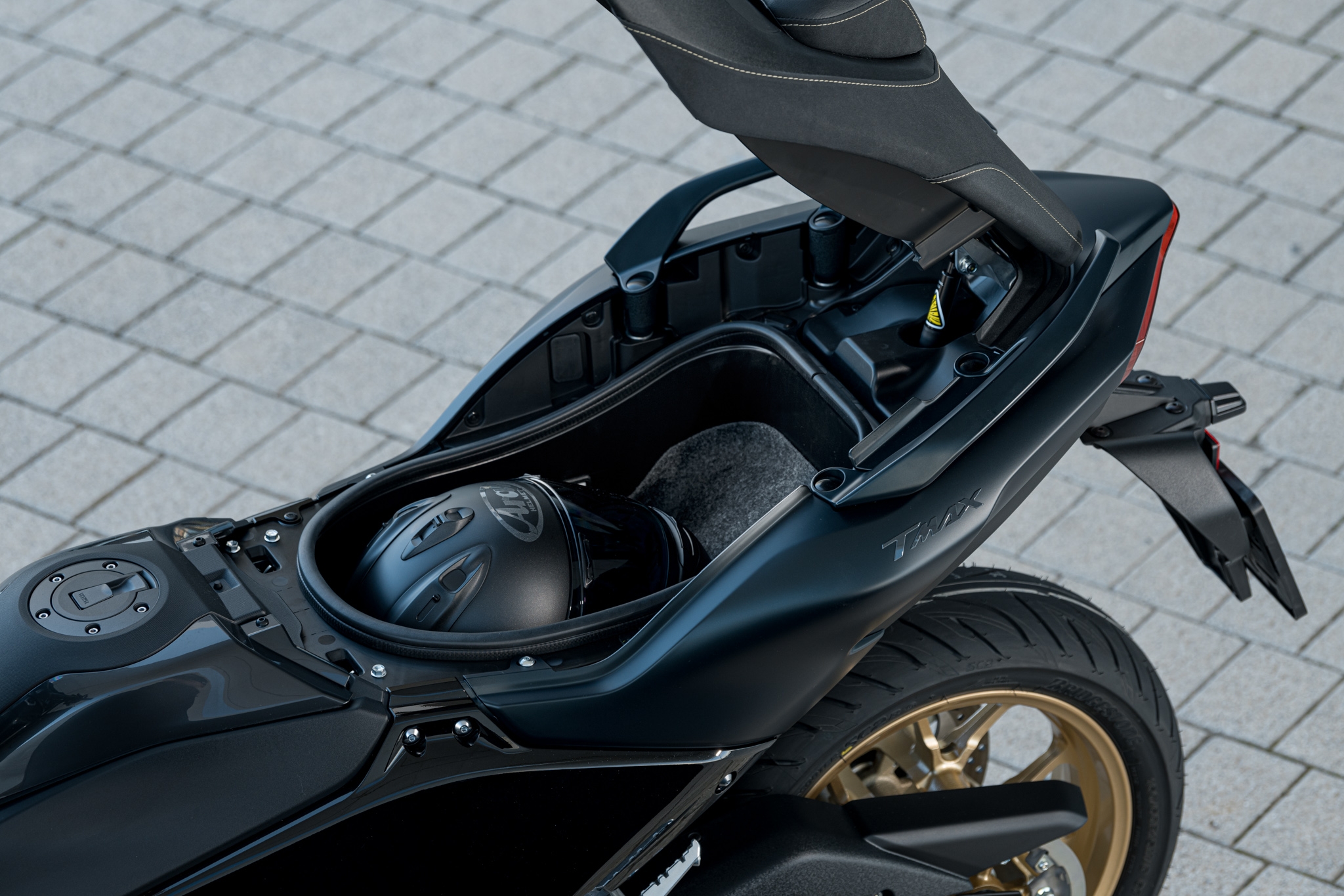 Essai - Yamaha TMax 560 mod. 2022 : connexion Max