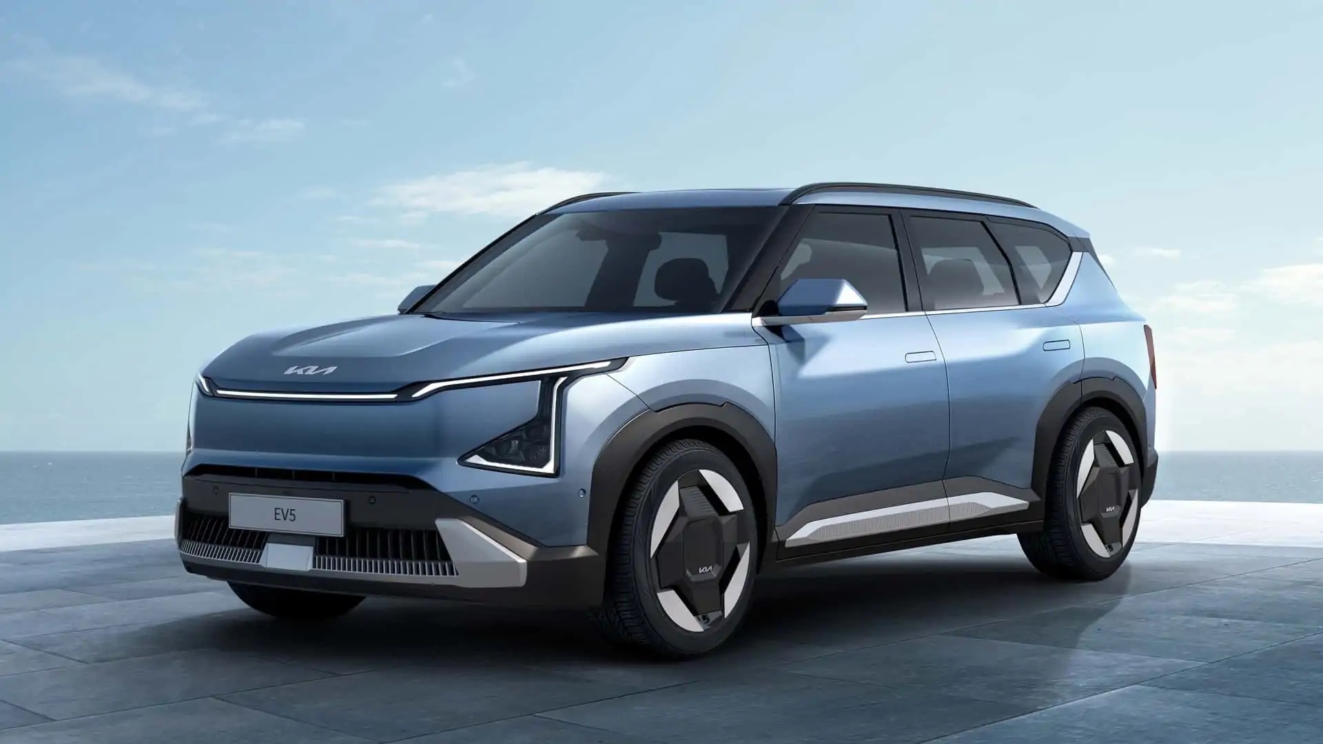 Le Kia EV5 (2024) peut-il inquiéter les Peugeot e-3008 et Renault Scénic électriques