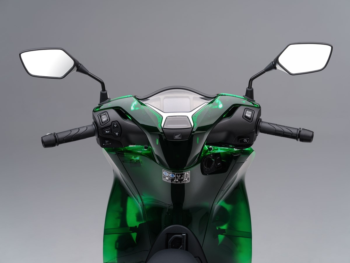 De nouvelles robes et une version inédite pour la famille Honda SH