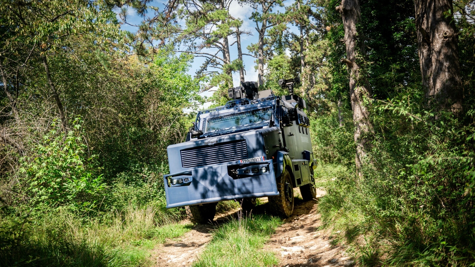 7 passagers, 100 km/h, lance-grenades...: apprenez à connaître le Centaure, star du jeudi 18 ...