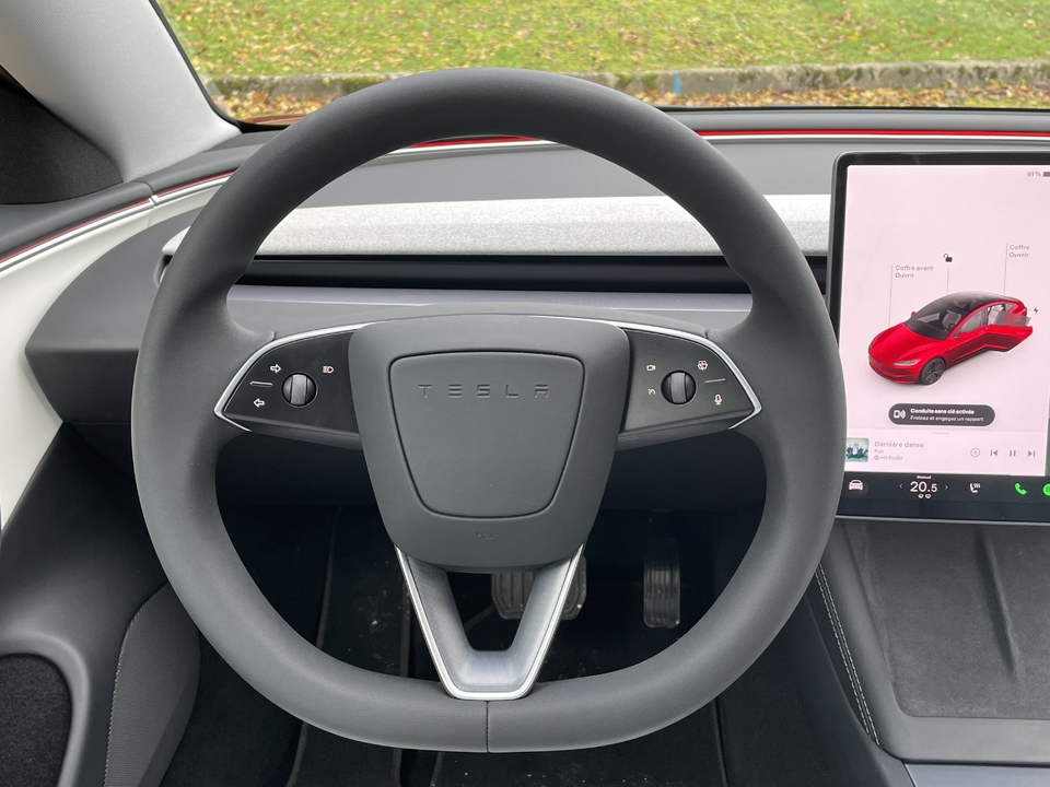 Essai vidéo - Tesla Model 3 (2024) : la référence toujours et encore Essai vidéo - Tesla Model 3 (2024) : la référence toujours et encore
