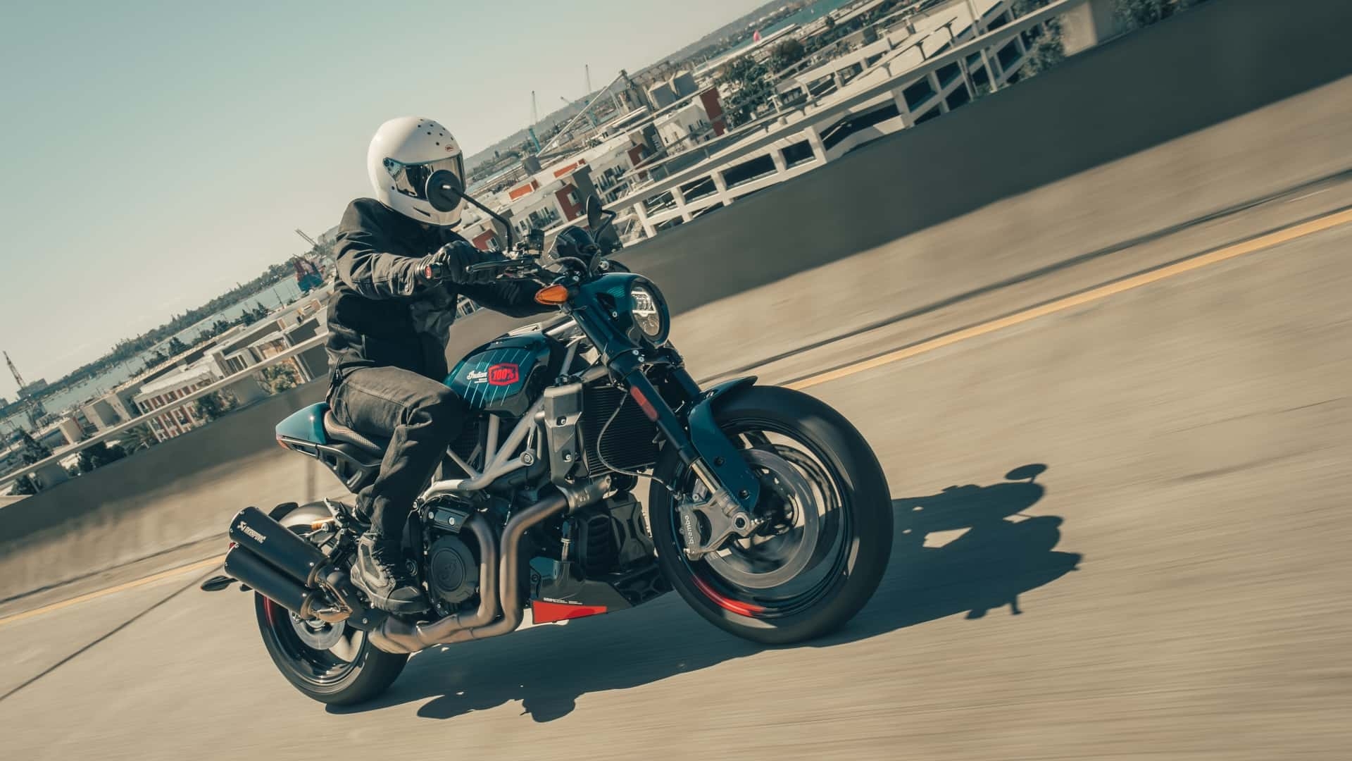 Indian FTR x 100 % R Carbon : une série limitée à l'accent racing
