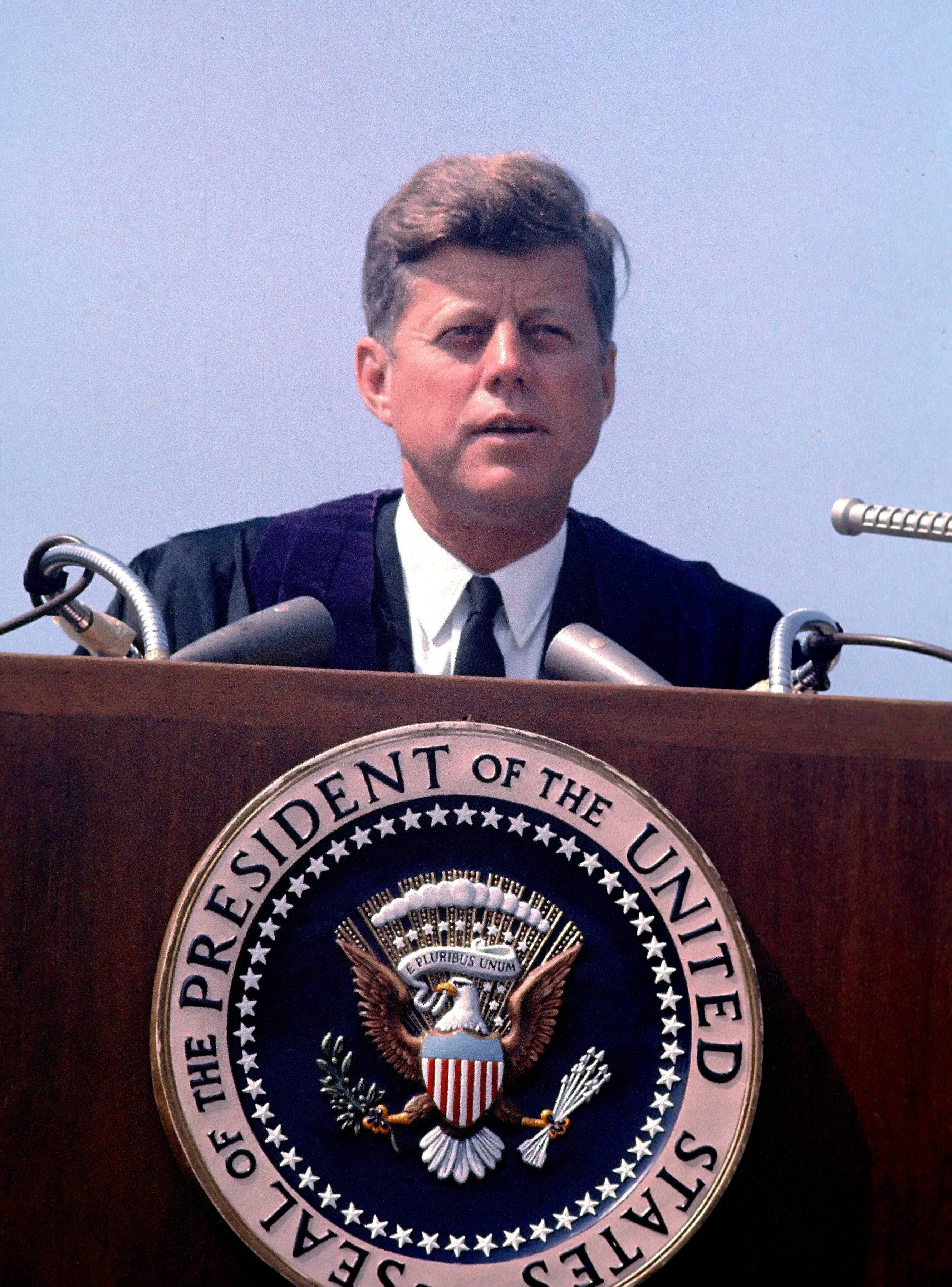 Assassinat de JFK dans la Lincoln Continental présidentielle
