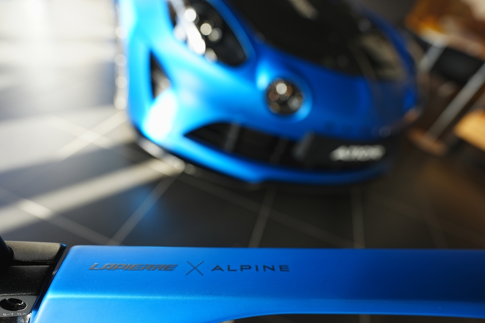Alpine X Lapierre : voiture et vélo à la française