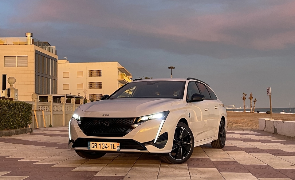 Essai - Peugeot e-308 SW (2023) : le break au secours de l’électrique ...