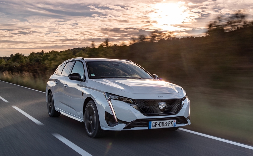 Essai - Peugeot e-308 SW (2023) : le break au secours de l’électrique
