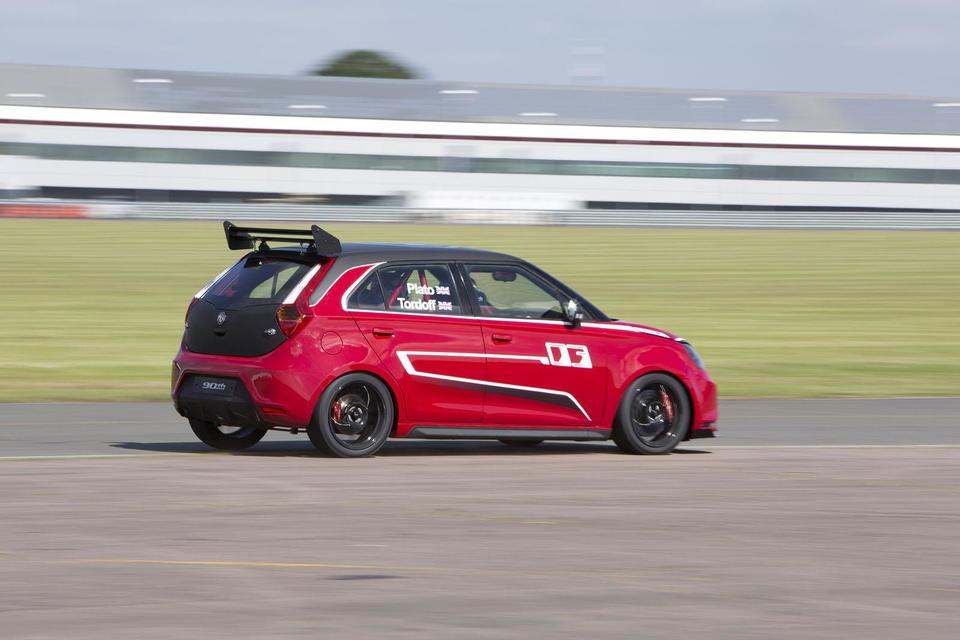 MG dévoile la MG3 Trophy Championship concept