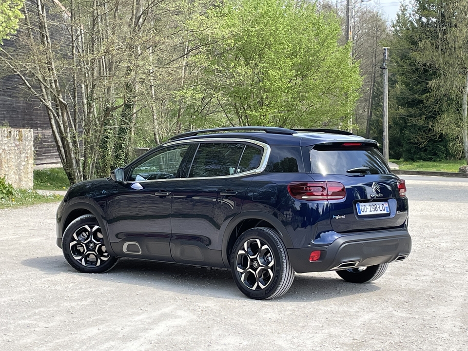 Comparatif vidéo - Citroën C5 Aircross VS Renault Austral : le duel des ...