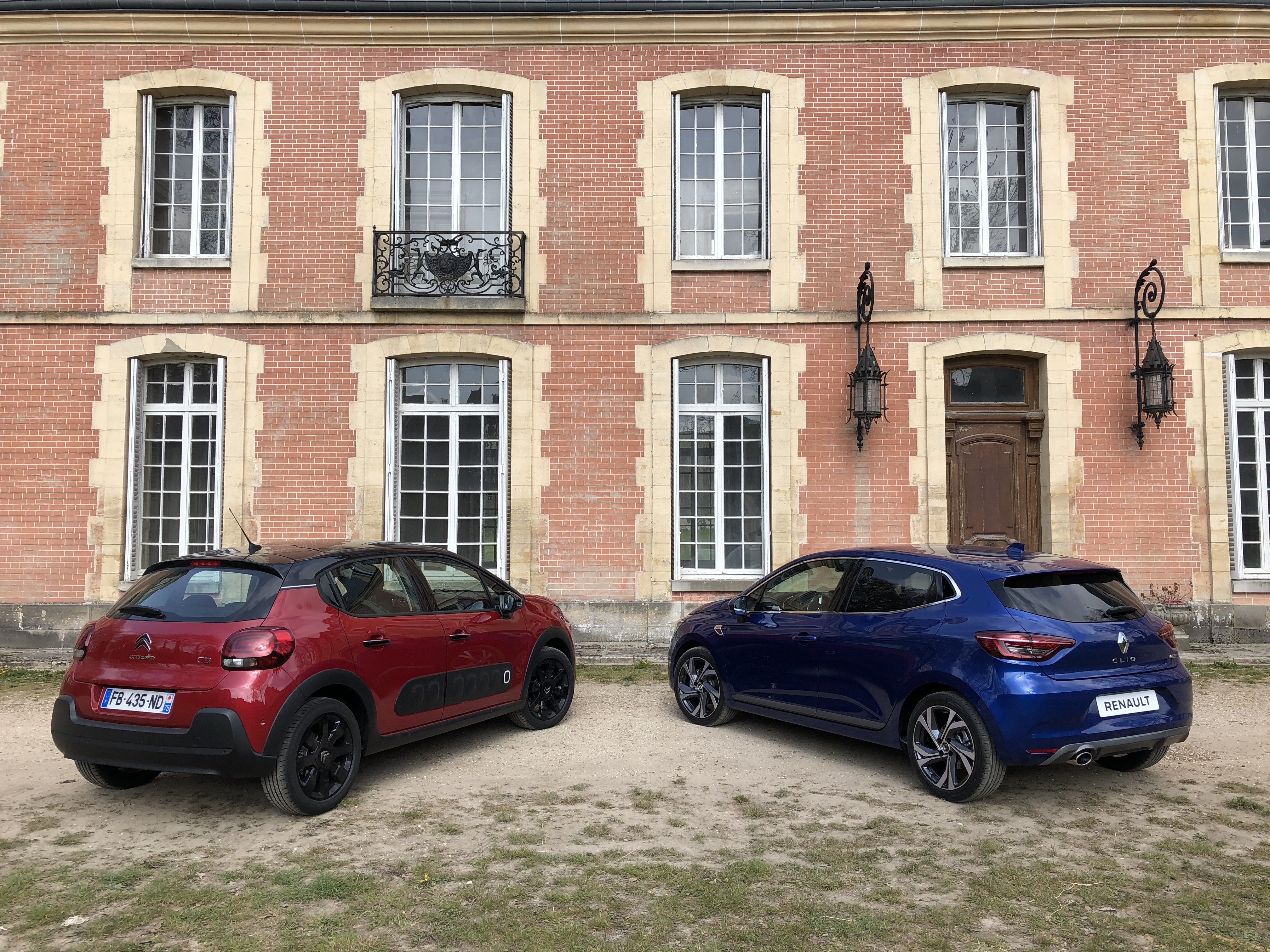 Comparatif statique vidéo : la Renault Clio 5 affronte la Citroën C3