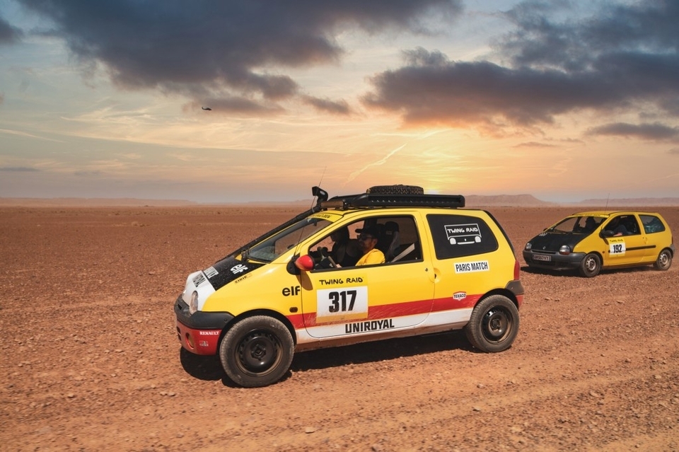 Un rallye en Twingo 1 à travers le désert marocain