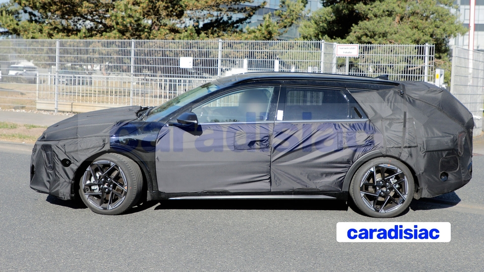 La nouvelle génération de la Kia Ceed SW poursuit ses essais en Europe.