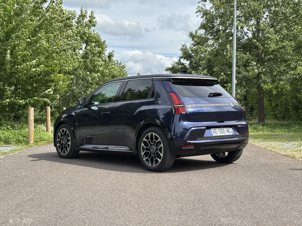 Renault 5 E-Tech série spéciale Roland Garros : c’est de la balle