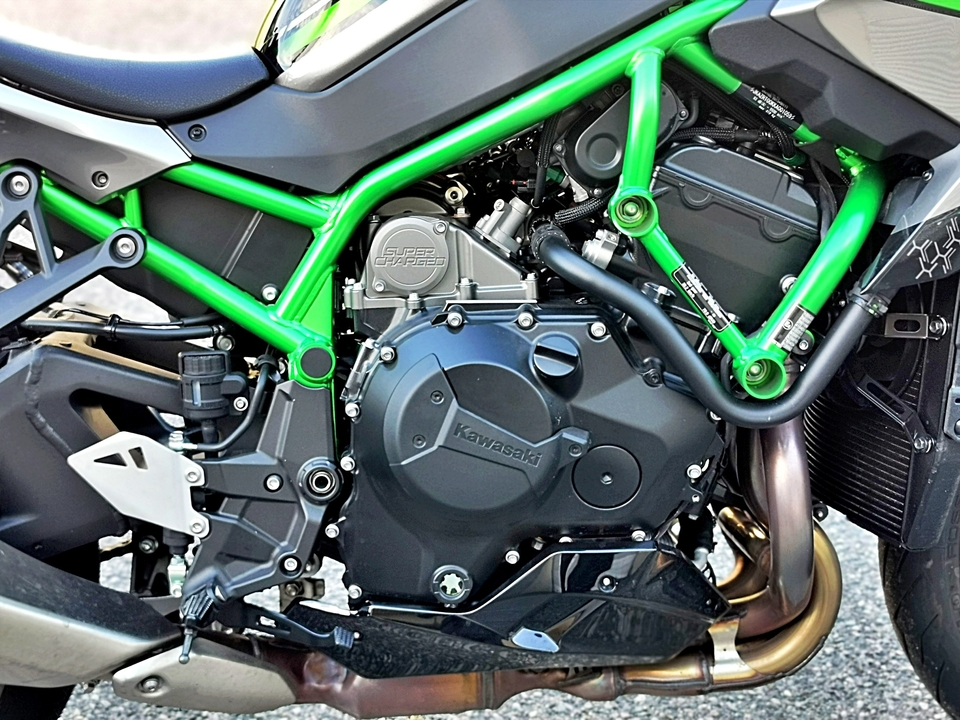 Comparatif - Kawasaki ZH2 VS Kawasaki Z1000 R : la balade des Z