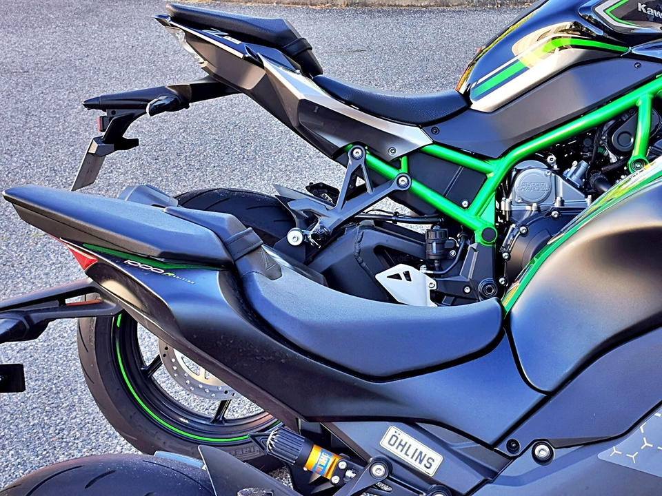 Comparatif - Kawasaki ZH2 VS Kawasaki Z1000 R : la balade des Z