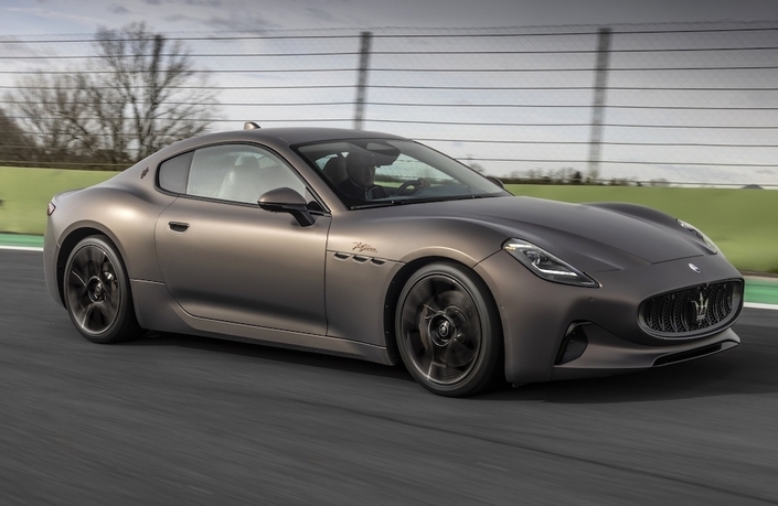 Les Maserati GranTurismo et Grecale électriques (2024) moins chères que ...