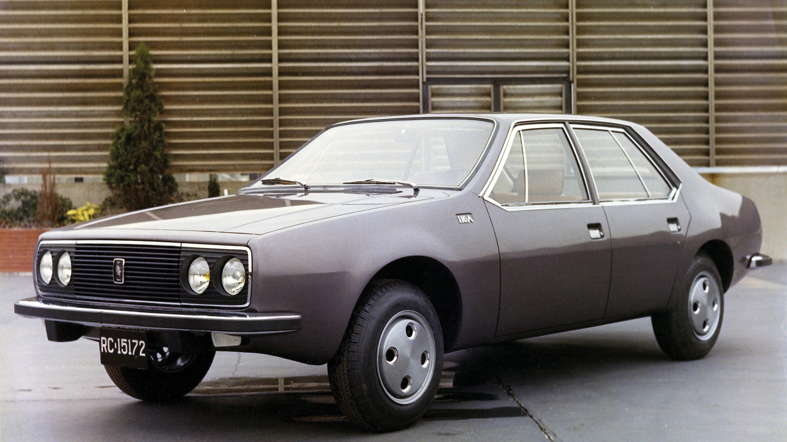 La R40, le haut de gamme tué dans l’œuf par Renault