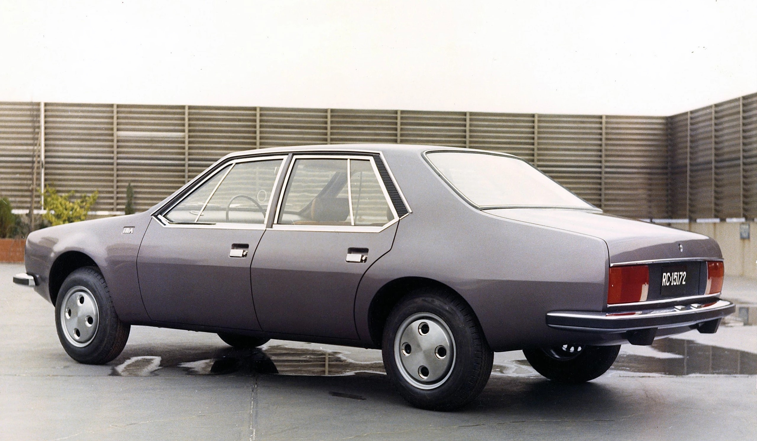 La R40, le haut de gamme tué dans l’œuf par Renault