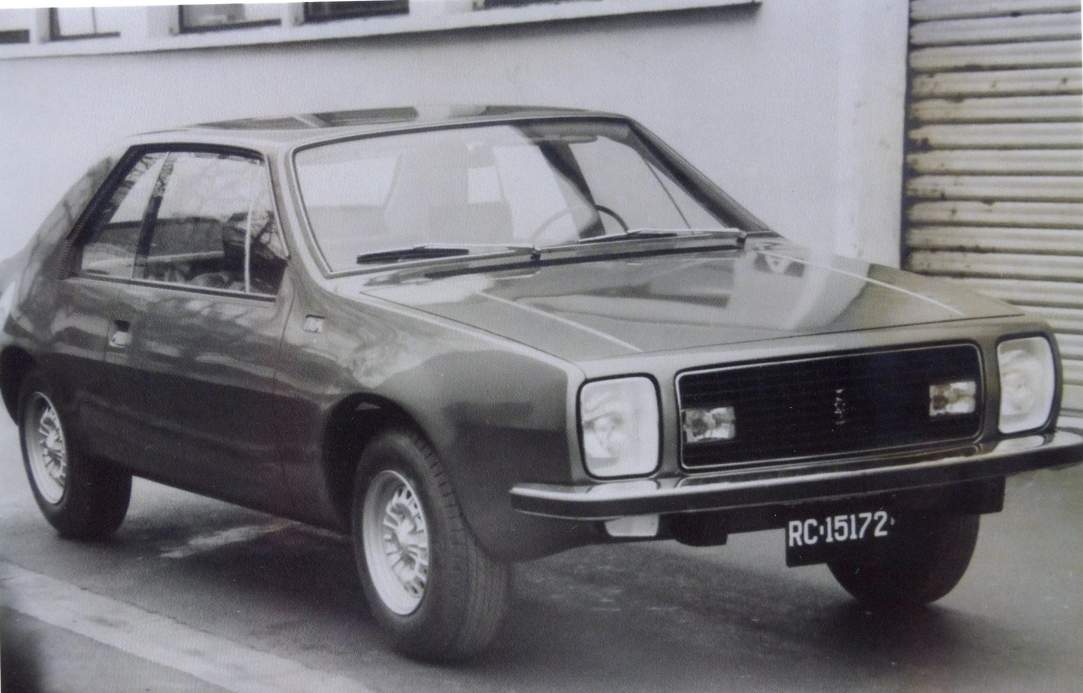 La R40, le haut de gamme tué dans l’œuf par Renault