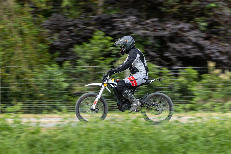 Une Zero XB vive et pratique en ville, amusante en tout terrain