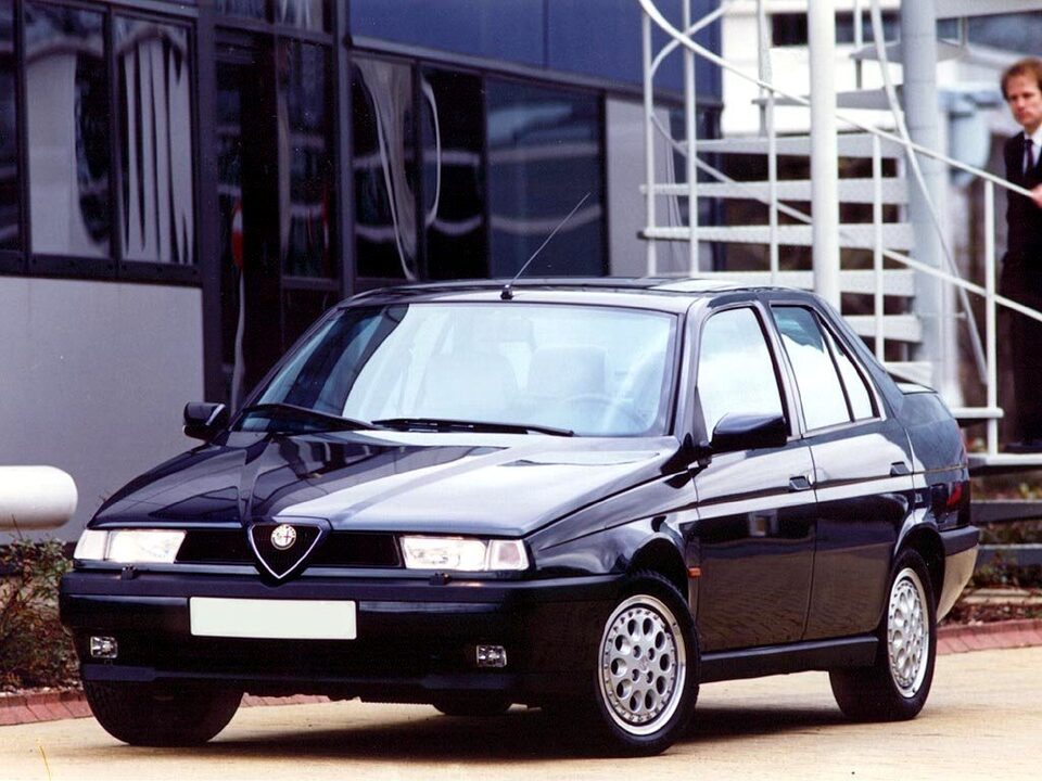 Alfa Romeo 155 Q4 (1992-1997) : une berline au pedigree de course, dès ...